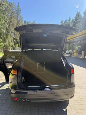 Zils Jaguar F-Pace 2020 Rīga, ar dzinēja tilpumu 2.00 L un nobraukumu 110 tūkst. km par 23000 €, foto 9 vietnē AUTOMOTO.COM.LV