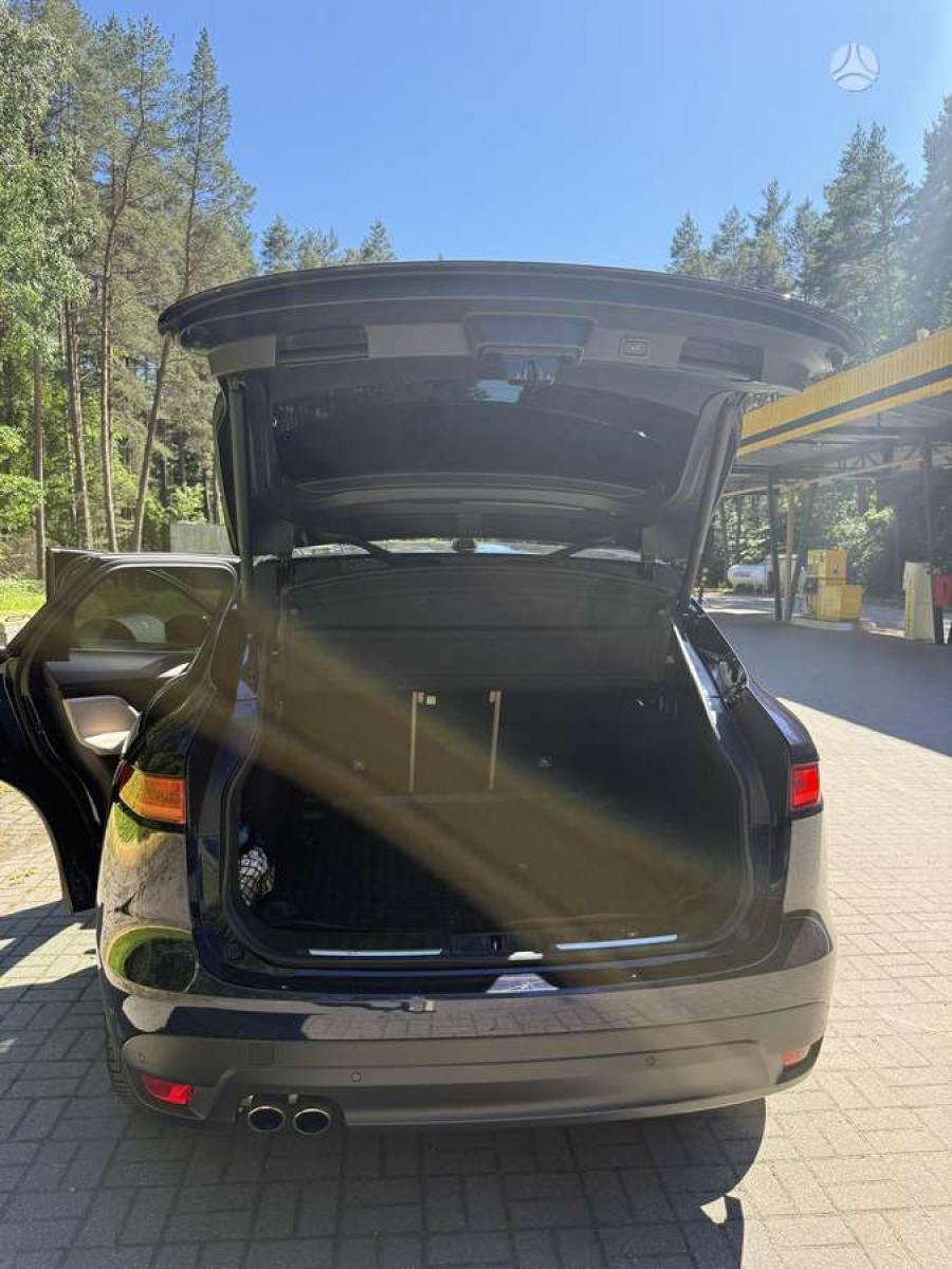 Zils Jaguar F-Pace 2020 Rīga, ar dzinēja tilpumu 2.00 L un nobraukumu 110 tūkst. km par 23000 €, foto 9 vietnē AUTOMOTO.COM.LV