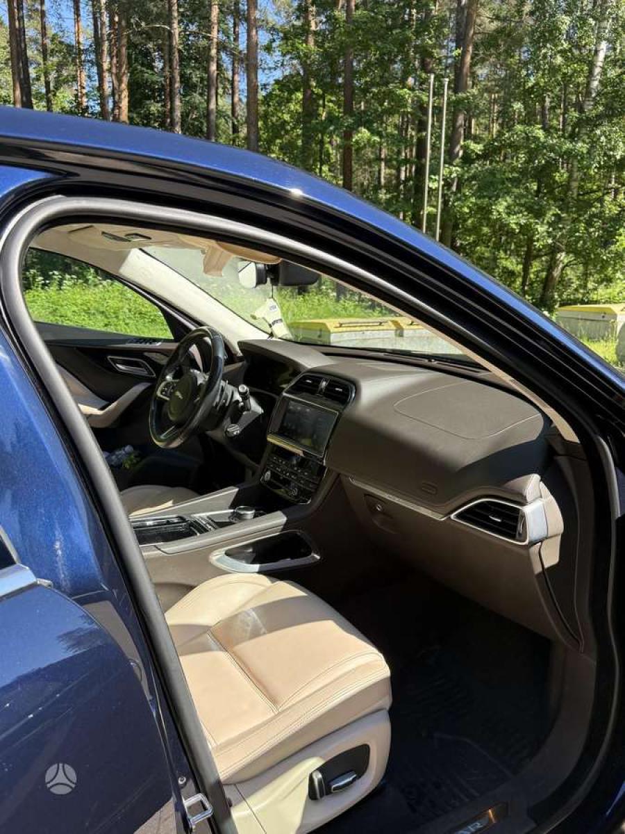 Zils Jaguar F-Pace 2020 Rīga, ar dzinēja tilpumu 2.00 L un nobraukumu 110 tūkst. km par 23000 €, foto 15 vietnē AUTOMOTO.COM.LV