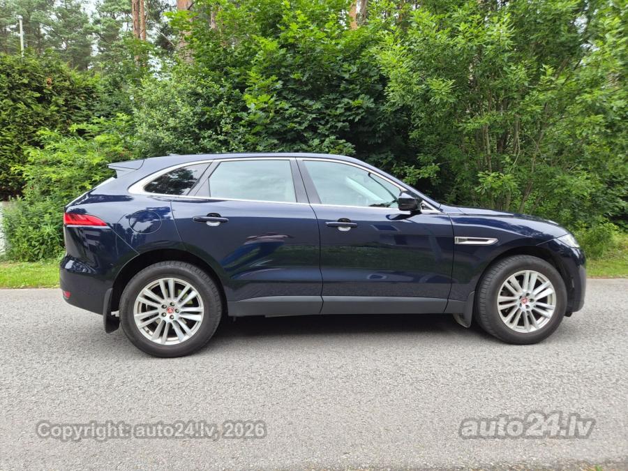 Zils Jaguar F-Pace 2020 Tallina, ar dzinēja tilpumu 2.00 L un nobraukumu 82 tūkst. km par 19750 €, foto 4 vietnē AUTOMOTO.COM.LV