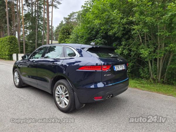 Blue Jaguar F-Pace 2020 in Tallinn, with an engine capacity of 2.00 L and mileage of 82 thousand km for 19750 €, photo 7 on AUTOMOTO.COM.LV