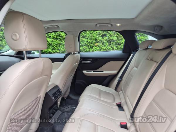 Blue Jaguar F-Pace 2020 in Tallinn, with an engine capacity of 2.00 L and mileage of 82 thousand km for 19750 €, photo 9 on AUTOMOTO.COM.LV