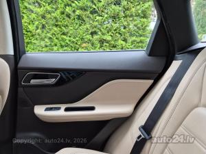 Zils Jaguar F-Pace 2020 Tallina, ar dzinēja tilpumu 2.00 L un nobraukumu 82 tūkst. km par 19750 €, foto 15 vietnē AUTOMOTO.COM.LV