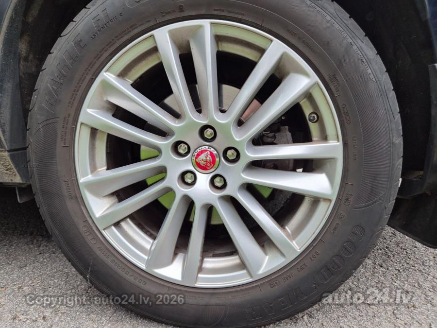 Zils Jaguar F-Pace 2020 Tallina, ar dzinēja tilpumu 2.00 L un nobraukumu 82 tūkst. km par 19750 €, foto 16 vietnē AUTOMOTO.COM.LV