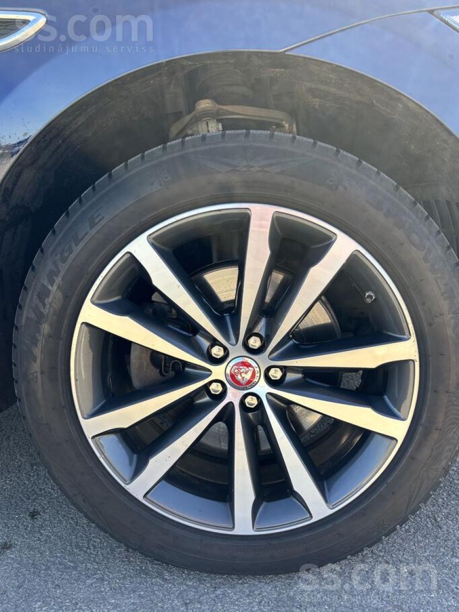 Zils Jaguar F-Pace 2021 Rīga, ar dzinēja tilpumu 2.00 L un nobraukumu 83 tūkst. km par 27500 €, foto 7 vietnē AUTOMOTO.COM.LV