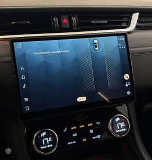 Blue Jaguar F-Pace 2021 in Marijampole, with an engine capacity of 2.00 L and mileage of 223 thousand km for 23999 €, photo 17 on AUTOMOTO.COM.LV