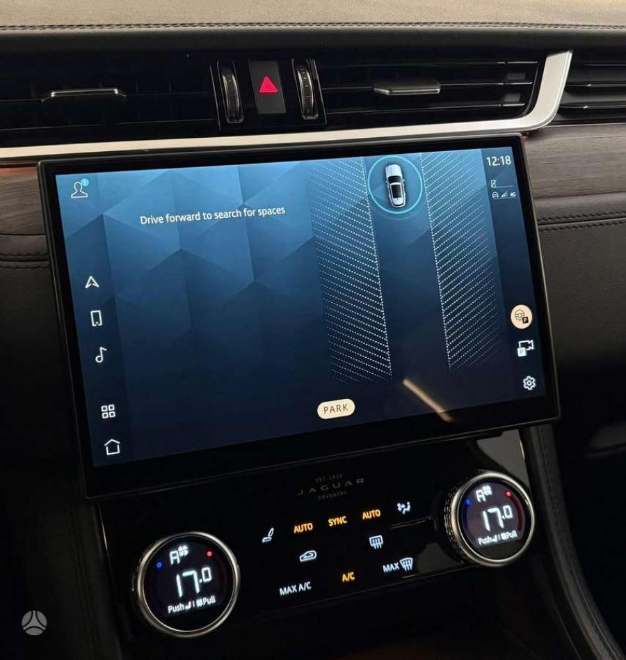 Blue Jaguar F-Pace 2021 in Marijampole, with an engine capacity of 2.00 L and mileage of 223 thousand km for 23999 €, photo 17 on AUTOMOTO.COM.LV