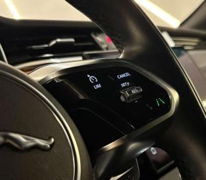 Blue Jaguar F-Pace 2021 in Marijampole, with an engine capacity of 2.00 L and mileage of 223 thousand km for 23999 €, photo 19 on AUTOMOTO.COM.LV