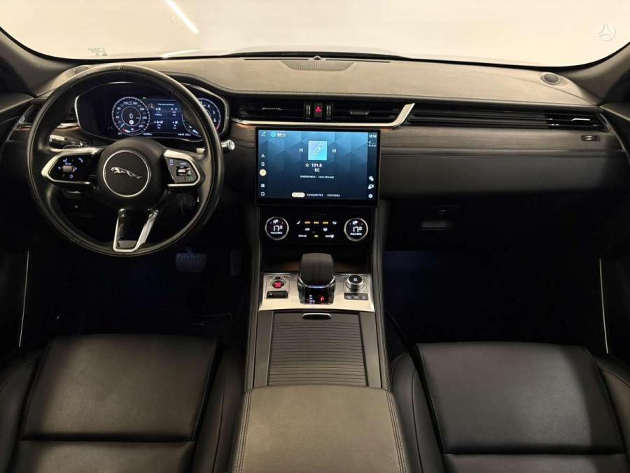Blue Jaguar F-Pace 2021 in Marijampole, with an engine capacity of 2.00 L and mileage of 223 thousand km for 23999 €, photo 23 on AUTOMOTO.COM.LV