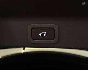 Blue Jaguar F-Pace 2021 in Marijampole, with an engine capacity of 2.00 L and mileage of 223 thousand km for 23999 €, photo 32 on AUTOMOTO.COM.LV
