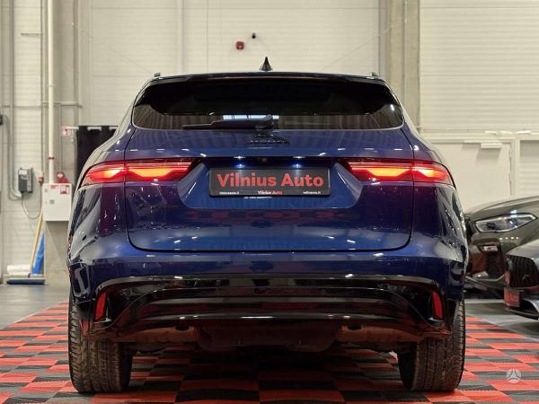 Blue Jaguar F-Pace 2022 in Vilnius, with an engine capacity of 2.00 L and mileage of 70 thousand km for 36990 €, photo 5 on AUTOMOTO.COM.LV