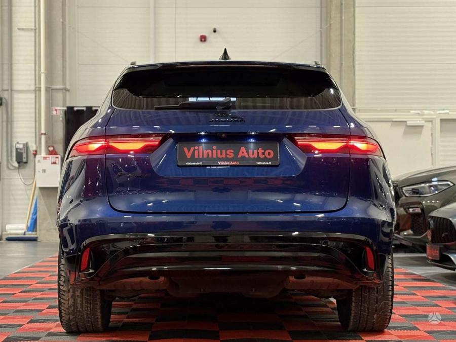 Blue Jaguar F-Pace 2022 in Vilnius, with an engine capacity of 2.00 L and mileage of 70 thousand km for 36990 €, photo 5 on AUTOMOTO.COM.LV