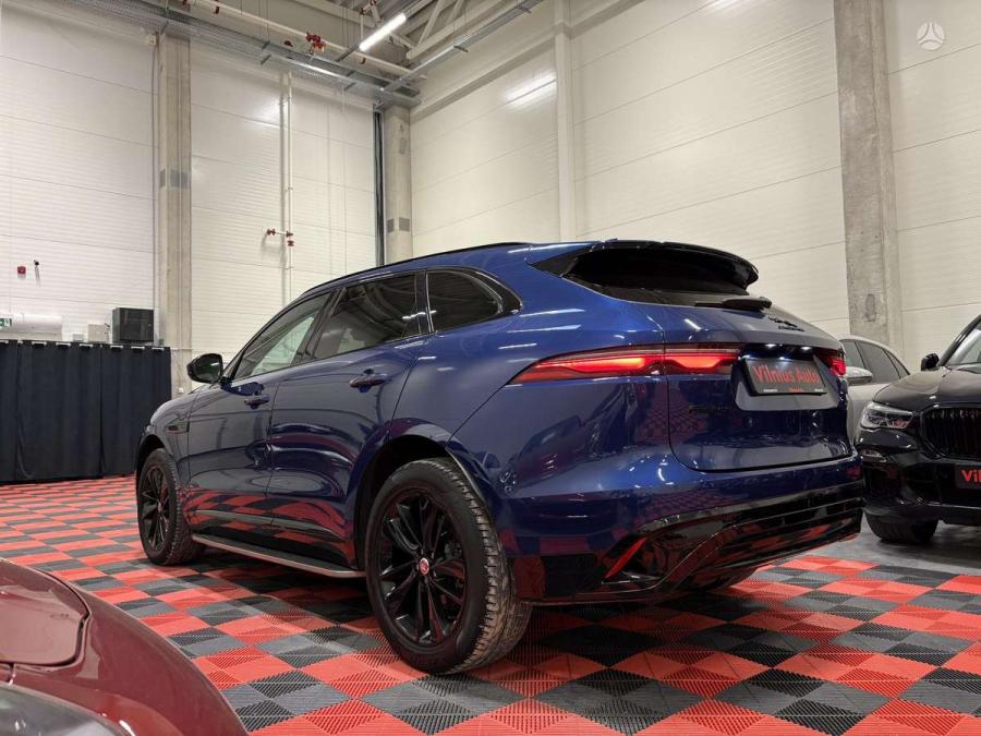 Blue Jaguar F-Pace 2022 in Vilnius, with an engine capacity of 2.00 L and mileage of 70 thousand km for 36990 €, photo 6 on AUTOMOTO.COM.LV