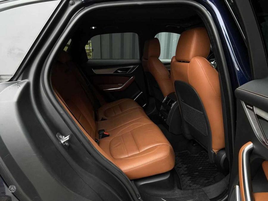 Zils Jaguar F-Pace 2022 Viļņa, ar dzinēja tilpumu 2.00 L un nobraukumu 83 tūkst. km par 34900 €, foto 7 vietnē AUTOMOTO.COM.LV