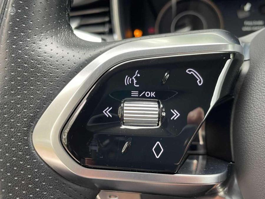 Zils Jaguar F-Pace 2022 Viļņa, ar dzinēja tilpumu 2.00 L un nobraukumu 83 tūkst. km par 34900 €, foto 13 vietnē AUTOMOTO.COM.LV
