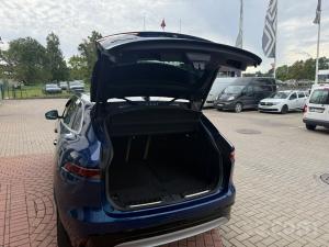 Zils Jaguar F-Pace 2022 Rīga, ar dzinēja tilpumu 2.00 L un nobraukumu 95 tūkst. km par 28900 €, foto 6 vietnē AUTOMOTO.COM.LV