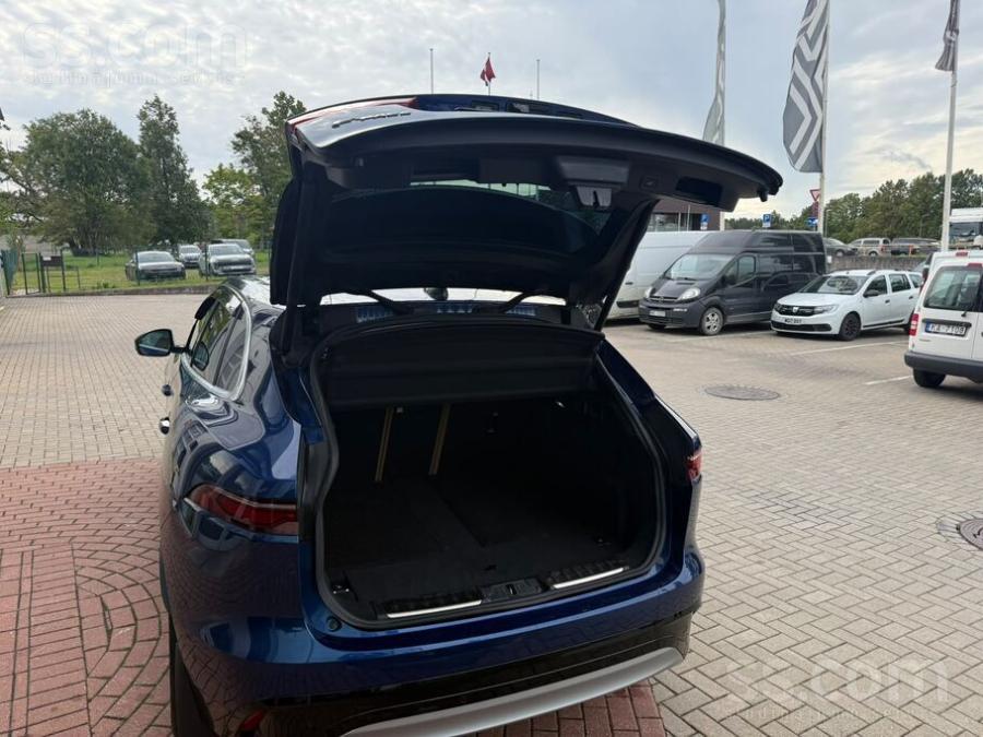 Zils Jaguar F-Pace 2022 Rīga, ar dzinēja tilpumu 2.00 L un nobraukumu 95 tūkst. km par 28900 €, foto 6 vietnē AUTOMOTO.COM.LV