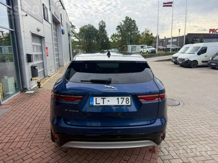 Zils Jaguar F-Pace 2022 Rīga, ar dzinēja tilpumu 2.00 L un nobraukumu 95 tūkst. km par 28900 €, foto 7 vietnē AUTOMOTO.COM.LV