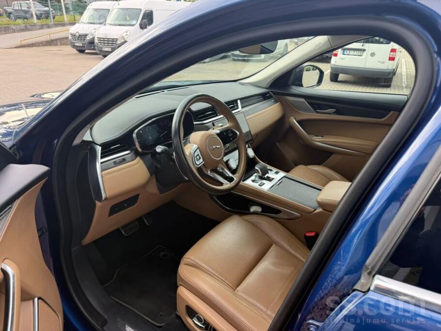 Zils Jaguar F-Pace 2022 Rīga, ar dzinēja tilpumu 2.00 L un nobraukumu 95 tūkst. km par 28900 €, foto 11 vietnē AUTOMOTO.COM.LV