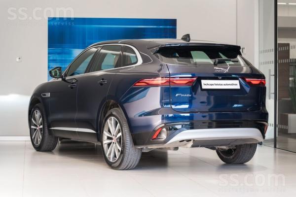 Zils Jaguar F-Pace 2022 Rīga, ar dzinēja tilpumu 2.00 L un nobraukumu 69 tūkst. km par 27990 €, foto 4 vietnē AUTOMOTO.COM.LV