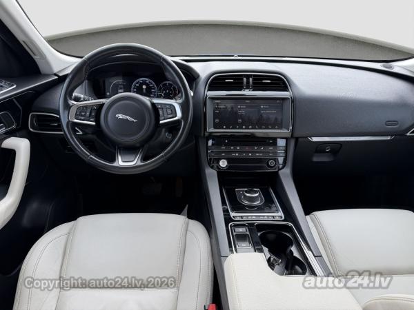 Zils Jaguar F-Pace 2017 Pērnava, ar dzinēja tilpumu 2.00 L un nobraukumu 125 tūkst. km par 18850 €, foto 6 vietnē AUTOMOTO.COM.LV