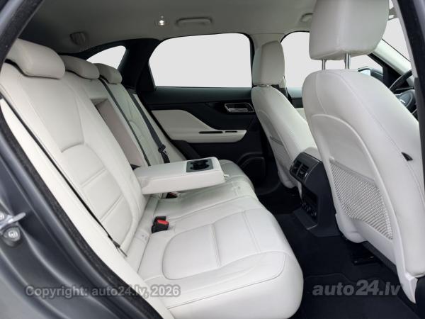 Zils Jaguar F-Pace 2017 Pērnava, ar dzinēja tilpumu 2.00 L un nobraukumu 125 tūkst. km par 18850 €, foto 7 vietnē AUTOMOTO.COM.LV