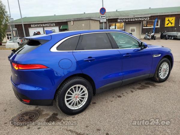 Zils Jaguar F-Pace 2018 Tartu, ar dzinēja tilpumu 2.00 L un nobraukumu 171 tūkst. km par 18990 €, foto 5 vietnē AUTOMOTO.COM.LV