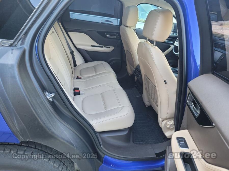 Zils Jaguar F-Pace 2018 Tartu, ar dzinēja tilpumu 2.00 L un nobraukumu 171 tūkst. km par 18990 €, foto 7 vietnē AUTOMOTO.COM.LV