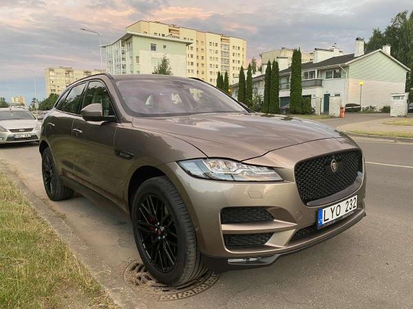 Brown Jaguar F-Pace 2016 in Vilnius, with an engine capacity of 3.00 L and mileage of 83 thousand km for 22999 €, photo 3 on AUTOMOTO.COM.LV