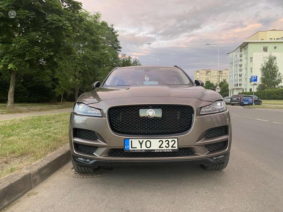 Brown Jaguar F-Pace 2016 in Vilnius, with an engine capacity of 3.00 L and mileage of 83 thousand km for 22999 €, photo 5 on AUTOMOTO.COM.LV
