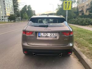 Brown Jaguar F-Pace 2016 in Vilnius, with an engine capacity of 3.00 L and mileage of 83 thousand km for 22999 €, photo 7 on AUTOMOTO.COM.LV