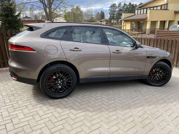 Brown Jaguar F-Pace 2016 in Vilnius, with an engine capacity of 3.00 L and mileage of 83 thousand km for 22999 €, photo 10 on AUTOMOTO.COM.LV
