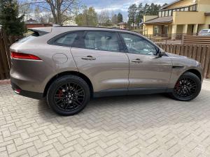 Brown Jaguar F-Pace 2016 in Vilnius, with an engine capacity of 3.00 L and mileage of 83 thousand km for 22999 €, photo 10 on AUTOMOTO.COM.LV