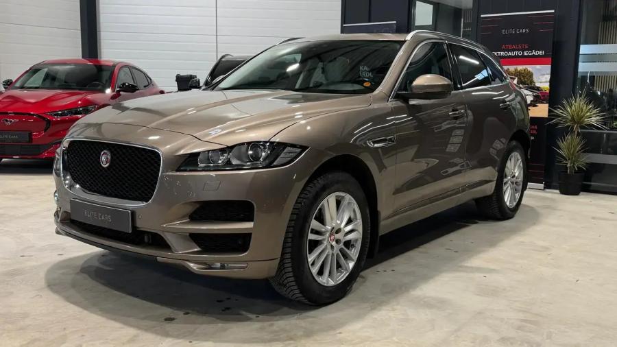 Brown Jaguar F-Pace 2016 in Marupe, with an engine capacity of 2.00 L and mileage of 115 thousand km for 14990 €, photo 4 on AUTOMOTO.COM.LV