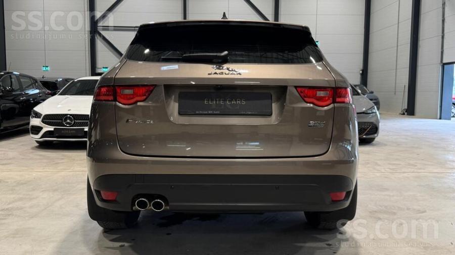 Brown Jaguar F-Pace 2016 in Riga, with an engine capacity of 2.00 L and mileage of 115 thousand km for 12500 €, photo 5 on AUTOMOTO.COM.LV