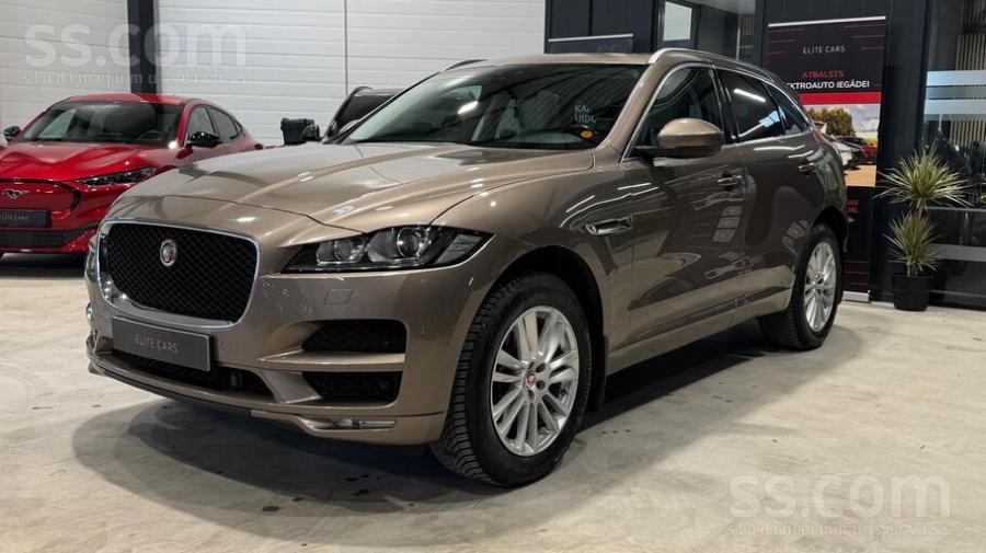 Brown Jaguar F-Pace 2016 in Riga, with an engine capacity of 2.00 L and mileage of 115 thousand km for 12500 €, photo 6 on AUTOMOTO.COM.LV
