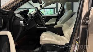 Brown Jaguar F-Pace 2016 in Riga, with an engine capacity of 2.00 L and mileage of 115 thousand km for 12500 €, photo 9 on AUTOMOTO.COM.LV