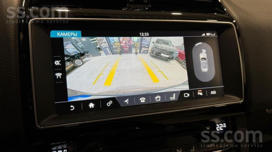 Brown Jaguar F-Pace 2016 in Riga, with an engine capacity of 2.00 L and mileage of 115 thousand km for 12500 €, photo 16 on AUTOMOTO.COM.LV