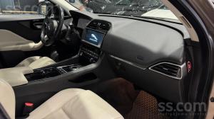 Brown Jaguar F-Pace 2016 in Riga, with an engine capacity of 2.00 L and mileage of 115 thousand km for 12500 €, photo 18 on AUTOMOTO.COM.LV