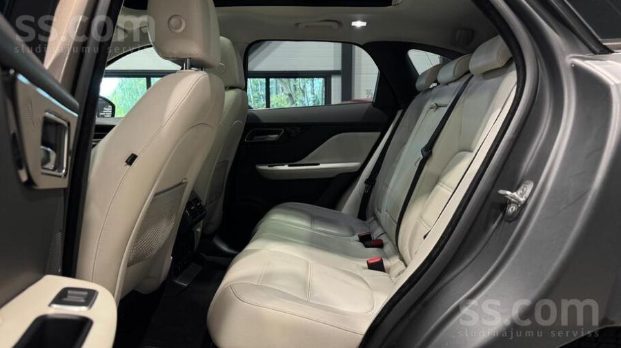 Brown Jaguar F-Pace 2016 in Riga, with an engine capacity of 2.00 L and mileage of 115 thousand km for 12500 €, photo 23 on AUTOMOTO.COM.LV