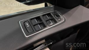 Brown Jaguar F-Pace 2016 in Riga, with an engine capacity of 2.00 L and mileage of 115 thousand km for 12500 €, photo 28 on AUTOMOTO.COM.LV