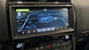 Brūns Jaguar F-Pace 2016 Rīga, ar dzinēja tilpumu 2.00 L un nobraukumu 115 tūkst. km par 12500 €, foto 16 vietnē AUTOMOTO.COM.LV