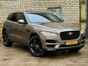 Brown Jaguar F-Pace 2017 in Jelgava, with an engine capacity of 3.00 L and mileage of 167 thousand km for 21900 €, photo 2 on AUTOMOTO.COM.LV