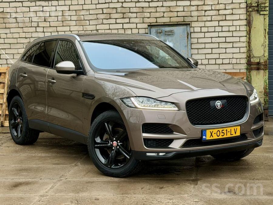 Brown Jaguar F-Pace 2017 in Jelgava, with an engine capacity of 3.00 L and mileage of 167 thousand km for 21900 €, photo 2 on AUTOMOTO.COM.LV