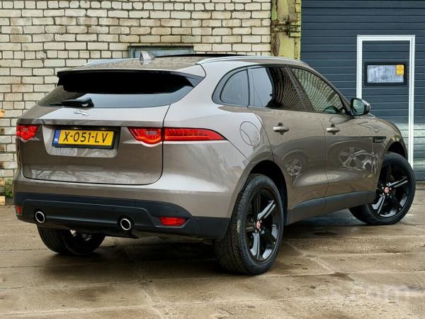 Brūns Jaguar F-Pace 2017 Jelgava, ar dzinēja tilpumu 3.00 L un nobraukumu 167 tūkst. km par 21900 €, foto 4 vietnē AUTOMOTO.COM.LV
