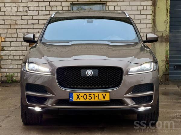 Brūns Jaguar F-Pace 2017 Jelgava, ar dzinēja tilpumu 3.00 L un nobraukumu 167 tūkst. km par 21900 €, foto 5 vietnē AUTOMOTO.COM.LV