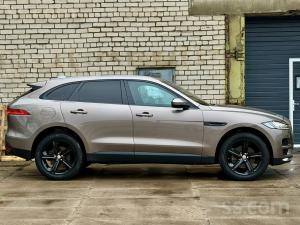 Brown Jaguar F-Pace 2017 in Jelgava, with an engine capacity of 3.00 L and mileage of 167 thousand km for 21900 €, photo 6 on AUTOMOTO.COM.LV