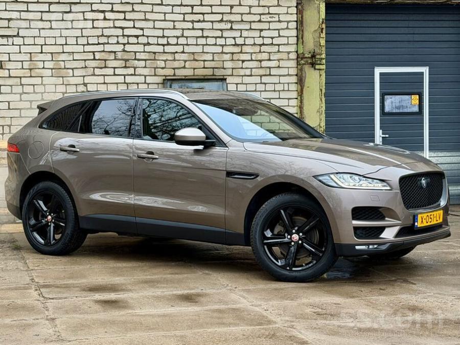 Brown Jaguar F-Pace 2017 in Jelgava, with an engine capacity of 3.00 L and mileage of 167 thousand km for 21900 €, photo 8 on AUTOMOTO.COM.LV