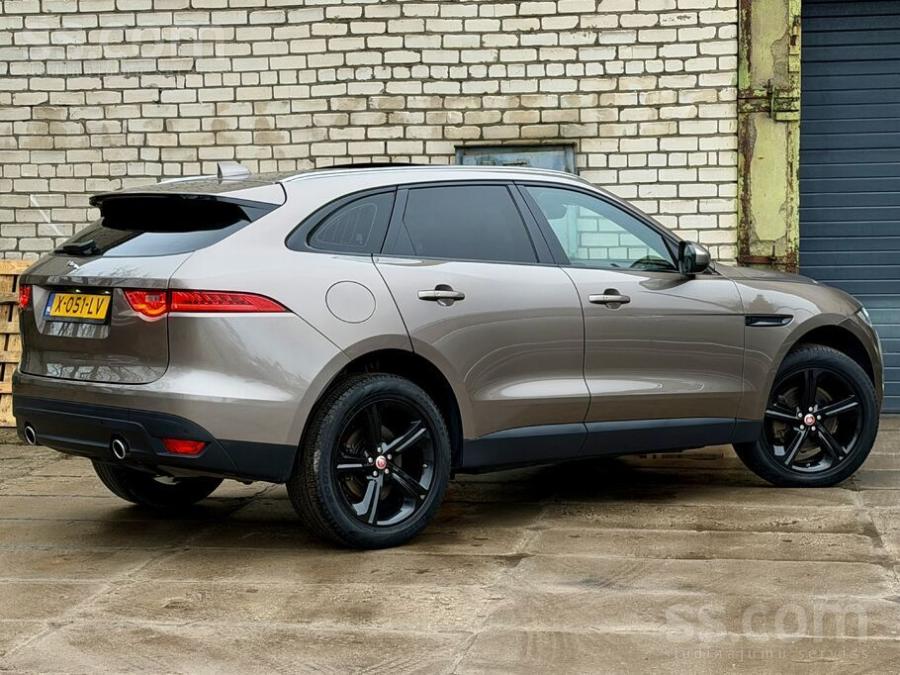 Brown Jaguar F-Pace 2017 in Jelgava, with an engine capacity of 3.00 L and mileage of 167 thousand km for 21900 €, photo 9 on AUTOMOTO.COM.LV