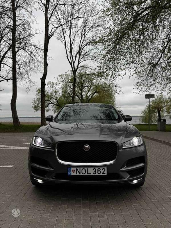 Brūns Jaguar F-Pace 2018 Šauļi, ar dzinēja tilpumu 2.00 L un nobraukumu 110 tūkst. km par 14800 €, foto 1 vietnē AUTOMOTO.COM.LV